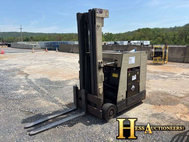 CROWN 30RCTT-S FORKLIFT, NON RUNNER - Hess Auctioneers