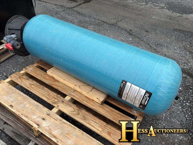 WATER PRESSURE STORAGE TANK - Hess Auctioneers