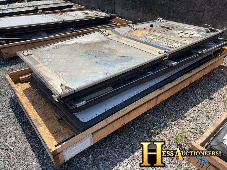 UTILITY REEFER DOORS - Hess Auctioneers