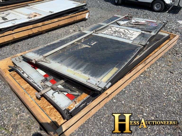 UTILITY REEFER DOORS - Hess Auctioneers