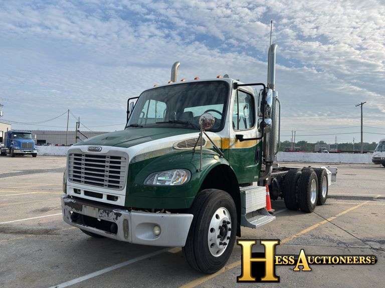 2006 FREIGHTLINER M2 CAB CHASSIS - Hess Auctioneers