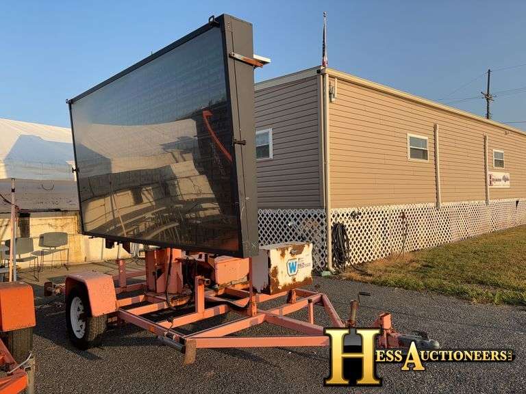 WANCO MESSAGE BOARD SIGN - Hess Auctioneers
