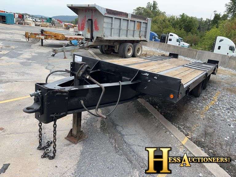 1987 EAGLE 28' TAG TRAILER - Hess Auctioneers