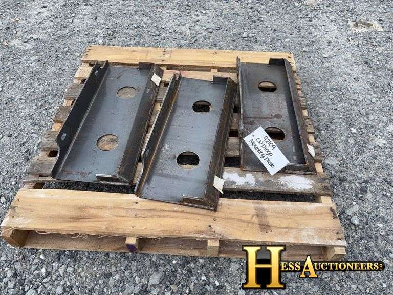 2025 GIYI QUICK ATTACH PLATES SKID STEER ATTACHMENT - Hess Auctioneers