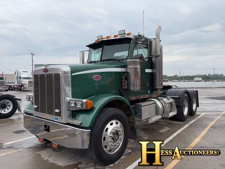 2002 PETERBILT 357 T/A DAYCAB - Hess Auctioneers