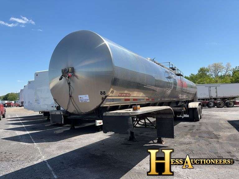 1988 WALKER MILK 44' TANKER TRAILER - Hess Auctioneers