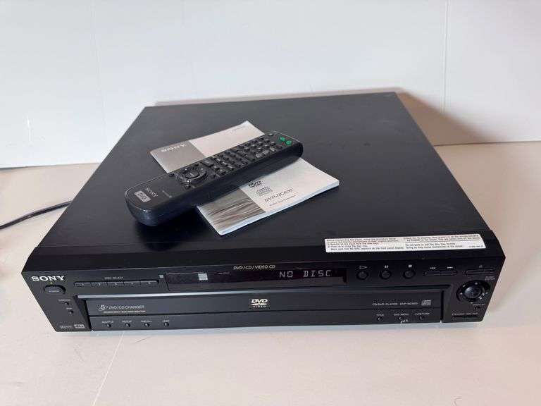 Sony DVD/ CD Player - Halfhill Auction Group