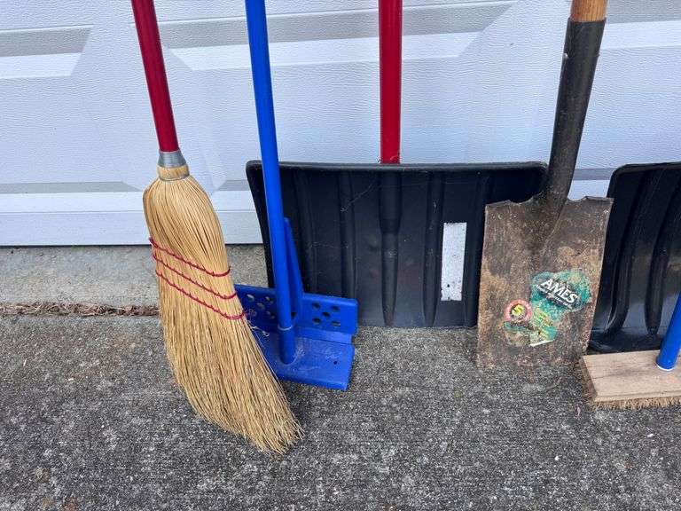 Tool Assortment - Halfhill Auction Group