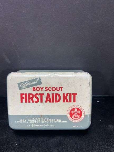 Boy Scout first aid kit tin w/ merit badges - Triple H Auction