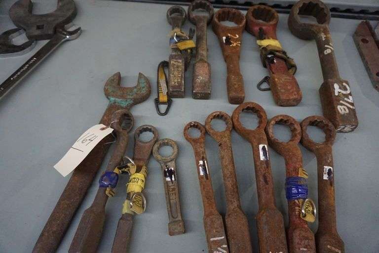 Slug Wrenches - Hiatt Auction LLC