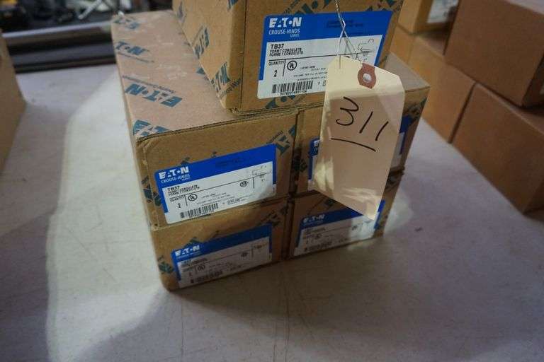 5 ctn Eaton TB37 Conduit 2 per ctn 1" - Hiatt Auction LLC