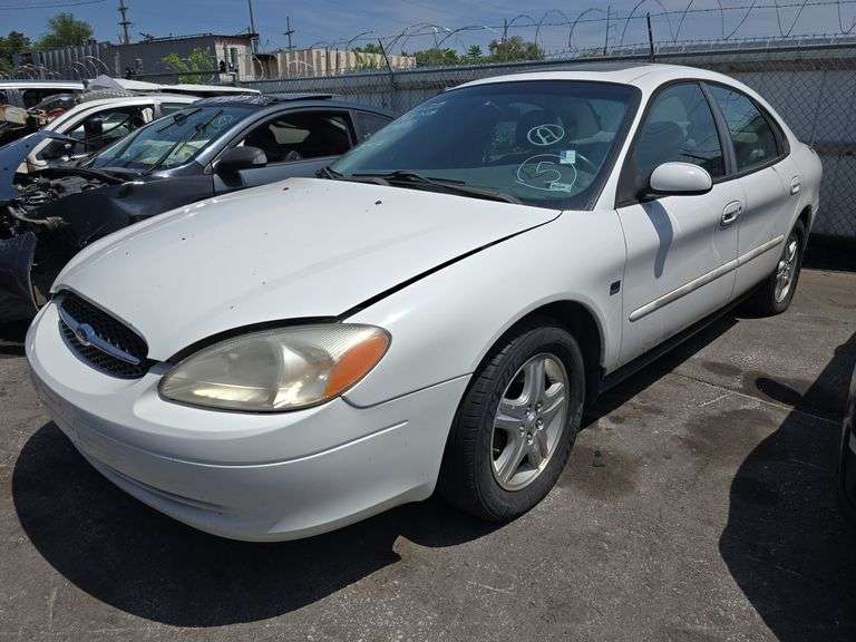 2000 FORD Taurus 1FAFP56S0YA120517 - Hiatt Auction LLC