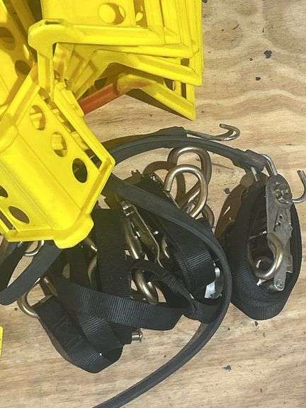 Ratchet Straps and Corner Protectors - H.K. Keller