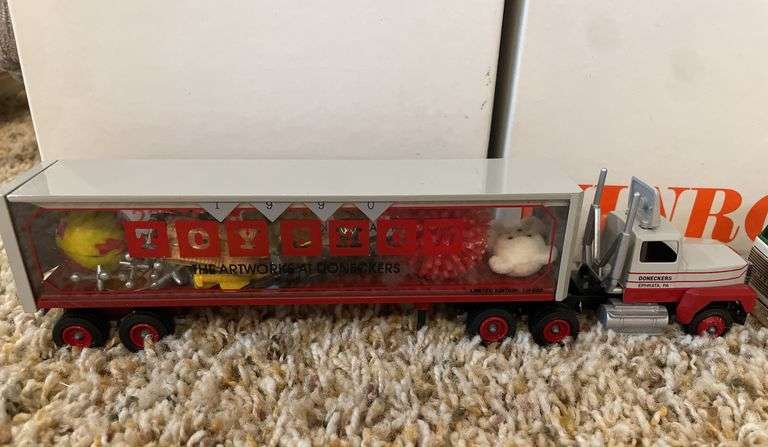 Doneckers and Reifsnyders Winross Model Trucks - H.K. Keller