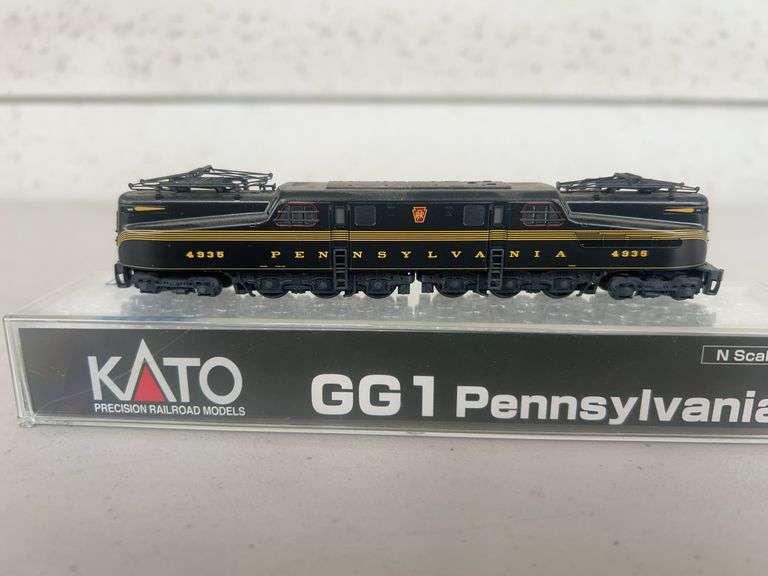 Two Kato GG1 Pennsylvania N Scale Model Trains - H.K. Keller