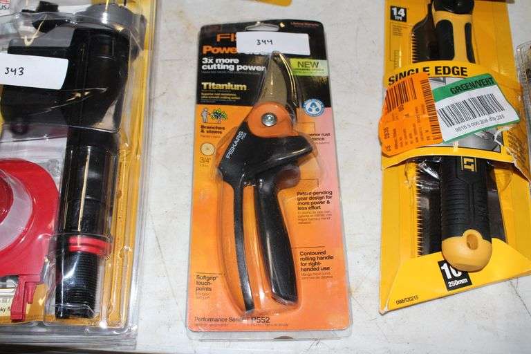 FISKARS 3/4 IN. CUT CAPACITY TITANIUM COATED BLADE, POWERGEAR 2 BYPASS ...