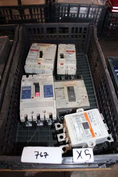 LOT OF ASSORTED INDUSTRIAL CIRCUIT BREAKERS INCLUDING MITSUBISHI NO FUSE BREAKER MODEL NO NF-SFW ...