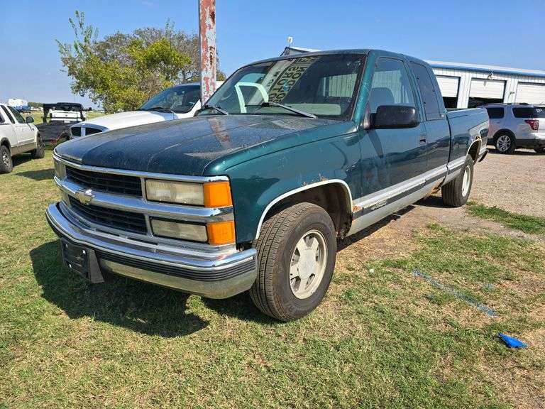 1996 CHEVY SILVERADO VIN# 2GCEC19W1T1186246 HAS KEY HAS TITLE RUNS AN ...