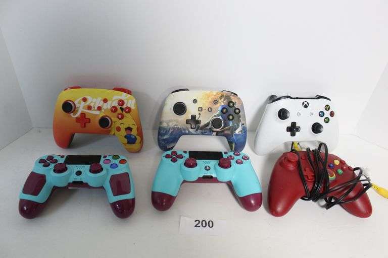 XBOX Controllers VarIous Colors - Dallas Online Auction Company