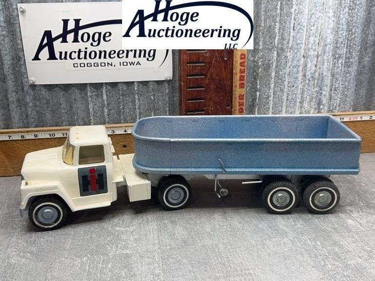 IH SEMI TRACTOR/ TRAILER - Hoge Auctioneering LLC