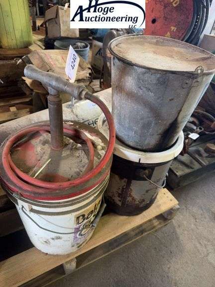 3 buckets of grease - Hoge Auctioneering LLC
