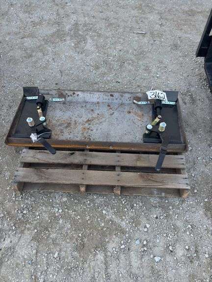 QUICK ATTACH PLATE W/ ATTACH LOCKING LEVERS - Hoge Auctioneering LLC