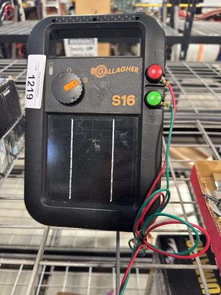 Gallagher Solar fencer - Hoge Auctioneering LLC