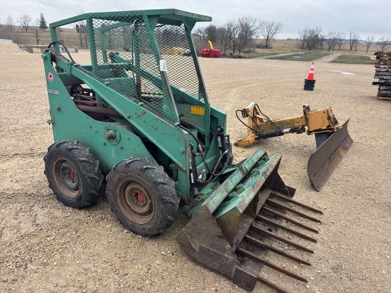 MIGHTY MAC 8B SKID STEER - Hoge Auctioneering LLC