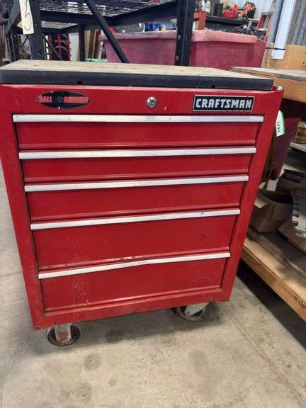 CRAFTSMAN BOTTOM SECTION TOOL BOX ON WHEELS, W/ MISC TOOLS - Hoge ...