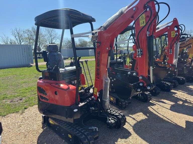 AGT NT18K Mini Hoe, thumb, aux hyd plg, Kubota Diesel - Hoge ...