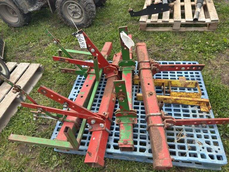 PALLET--BRACKETS - Hoge Auctioneering LLC