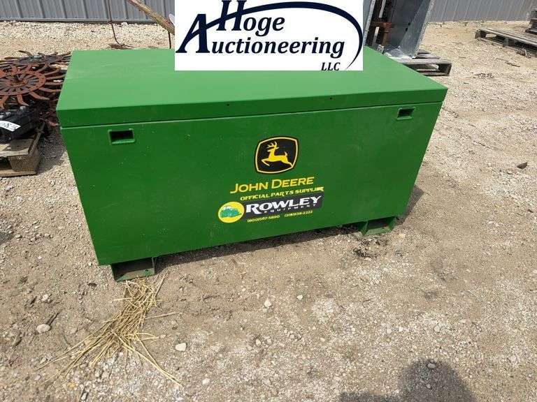 GREEN METAL BOX, 4 FT X 22" X 25"T - Hoge Auctioneering LLC