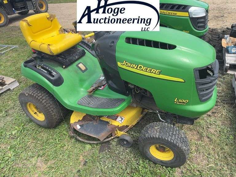 JD L100 RIDING MOWER W/42" DECK, UNTESTED - Hoge Auctioneering LLC