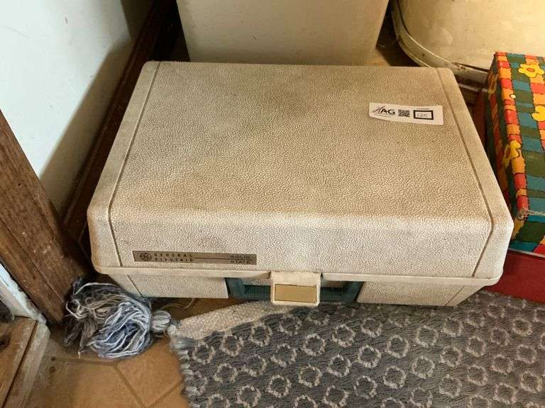 Record player - Hoosier Auction Group