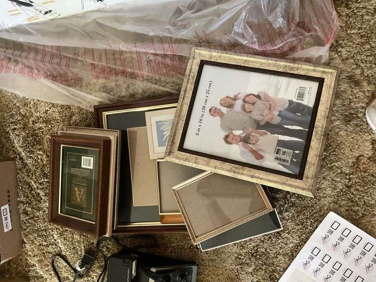 Picture frames - Hoosier Auction Group