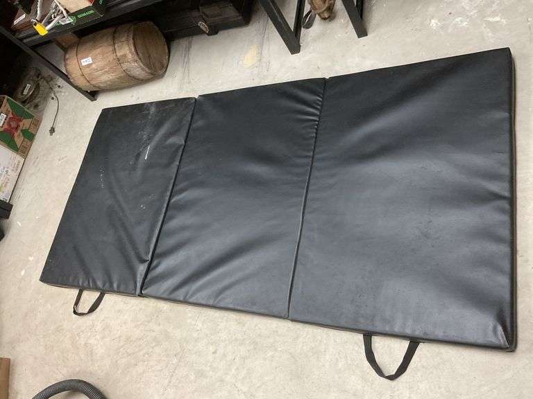 Foldable mat - Hoosier Auction Group