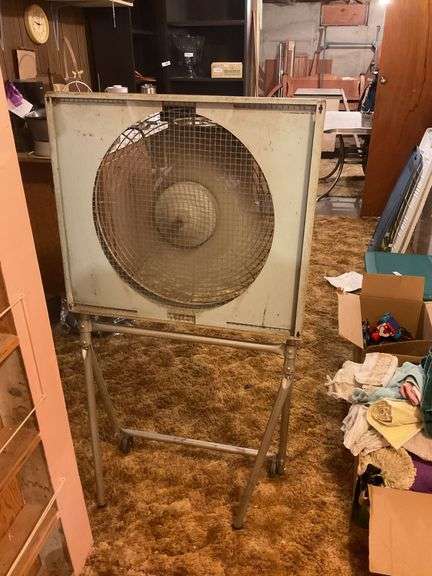Upright fan - Hoosier Auction Group