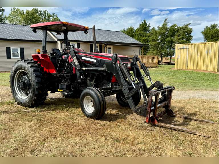 Case International 5130 Diesel Tractor w/ Memo 500HC Loader - Hoover's ...