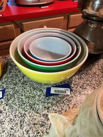 Vintage Pyrex multicolor nested mixing bowl set - Hurley Real Estate ...
