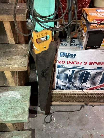 Hand saws, hack saws - Hurley Real Estate & Auctions