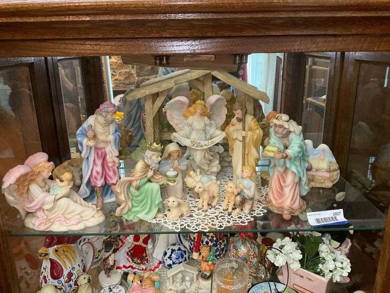 Contents of shelf: Roman Inc. Nativity set - Hurley Real Estate & Auctions