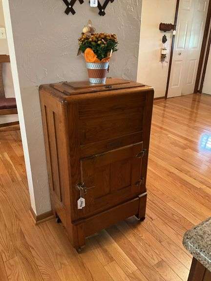 Oak Chautauqua brand ice box 22.5 x 14.5 x 39.5 - no contents - Hurley ...