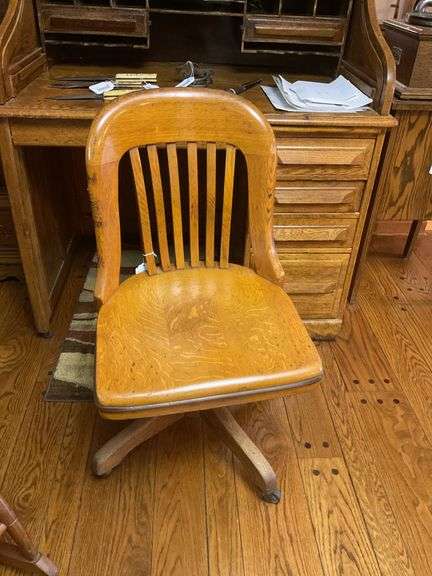 Oak Taylor Chair swivel desk chair - Hurley Real Estate & Auctions