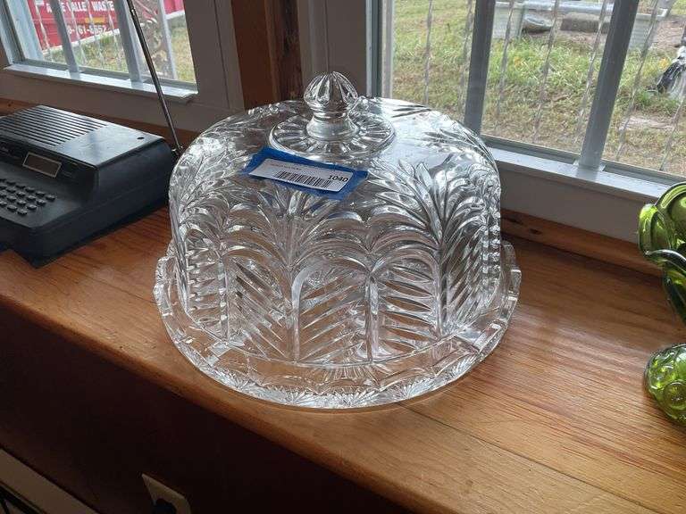 Pressed glass pedestal cake saver - Hurley Real Estate & Auctions