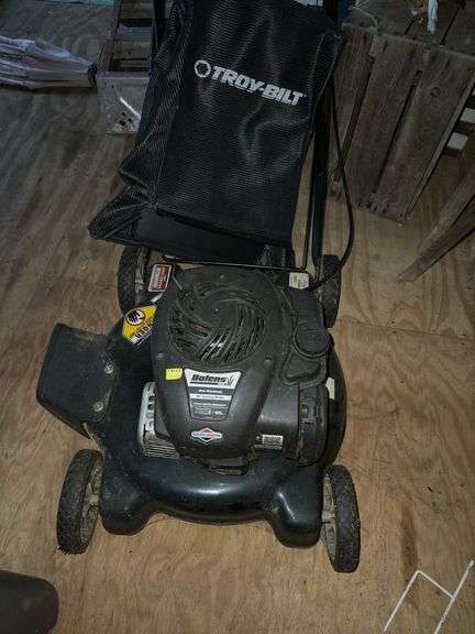 Bolens 20 in push mower with Briggs and Straton 125 cc engine; Troy ...