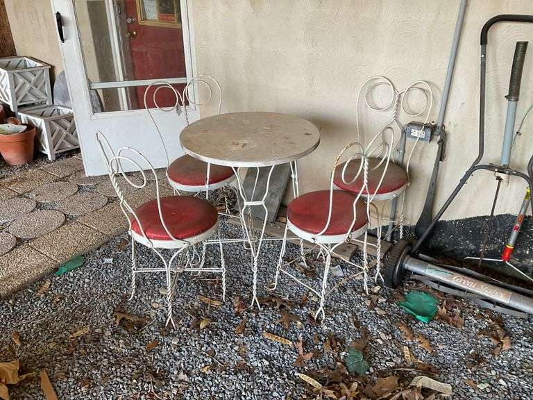 Wire ice cream parlor table and set of four chairs - Hurley Real Estate ...