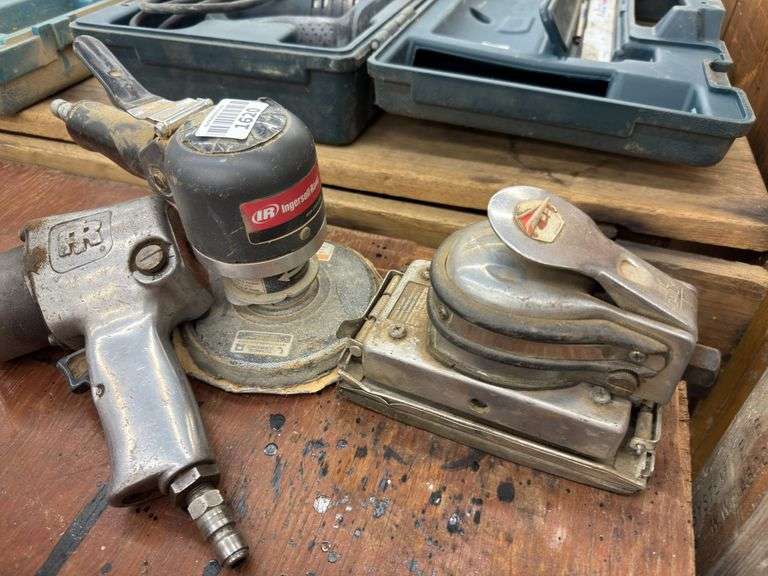 Air tool lot, Ingersoll Rand Model 315 Straight line sander, Ingersoll ...