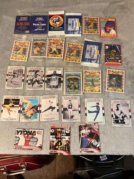 Misc sports collector cards - Hurley Real Estate & Auctions