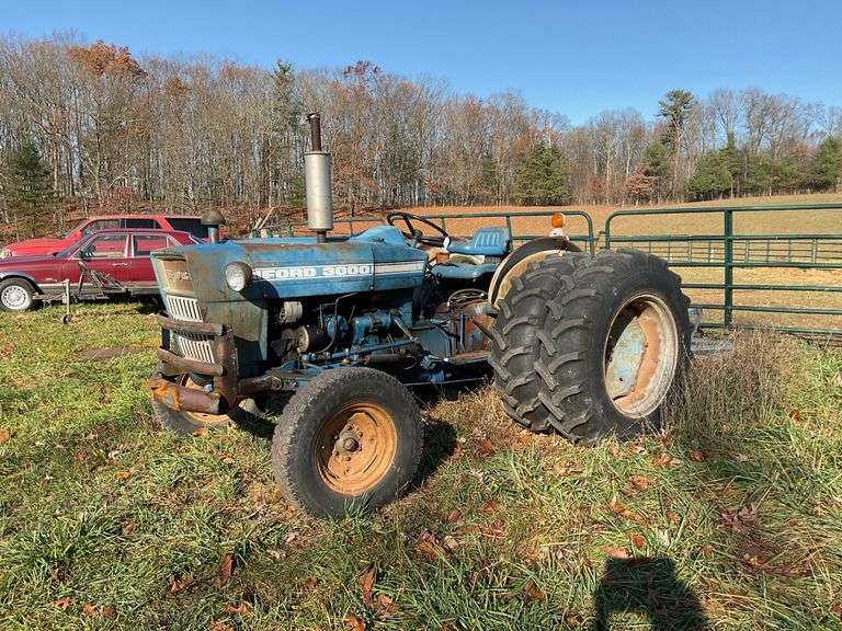 Ford 3000 diesel tractor with dual rear wheels, 4627 hours. ***SALE ...