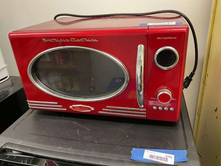 Red Nostalgia Electrics Retro Series microwave - Hurley Real Estate ...